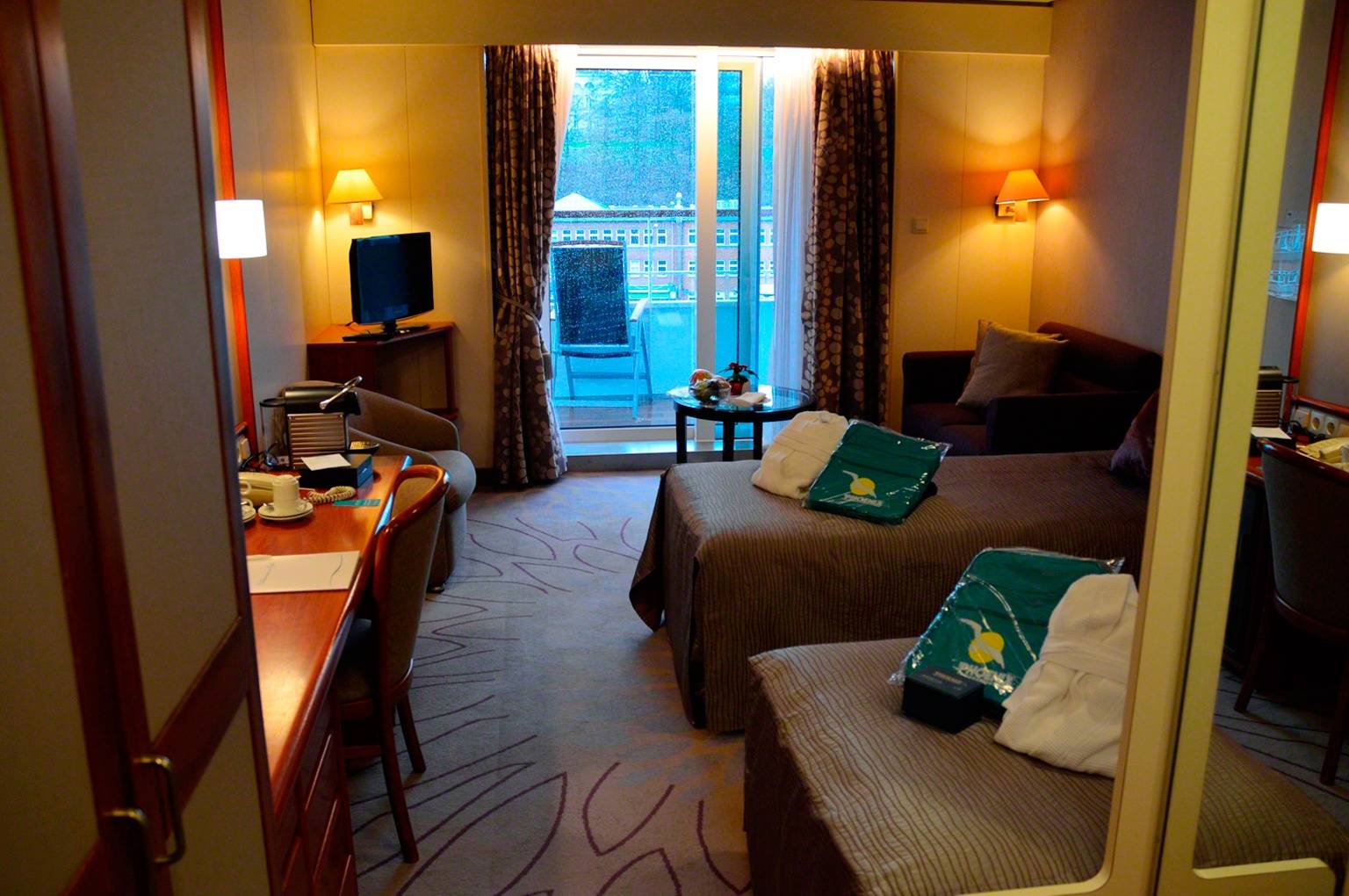 MS Artania Cruise Ship | All Reviews & Itineraries