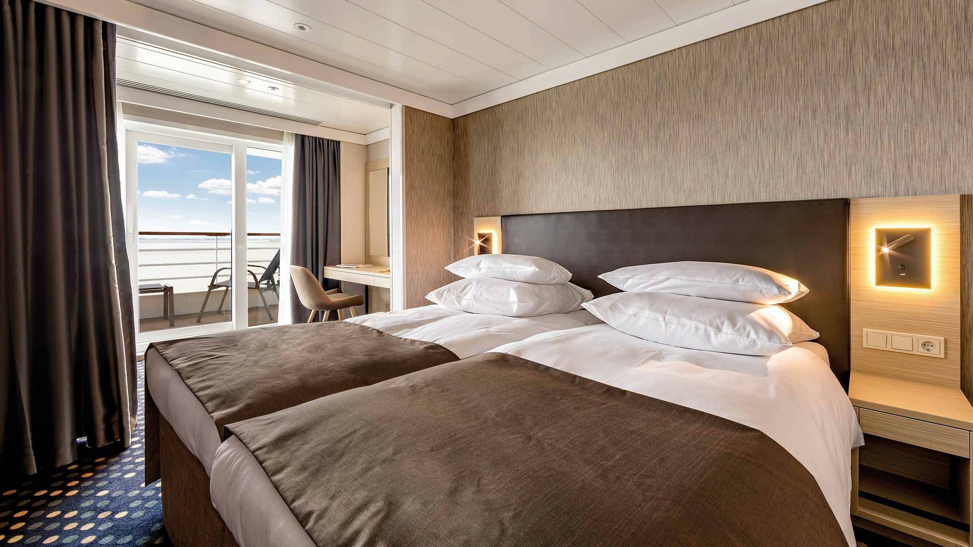 MS Amera Cruise Ship: Reviews, Images & Itineraries