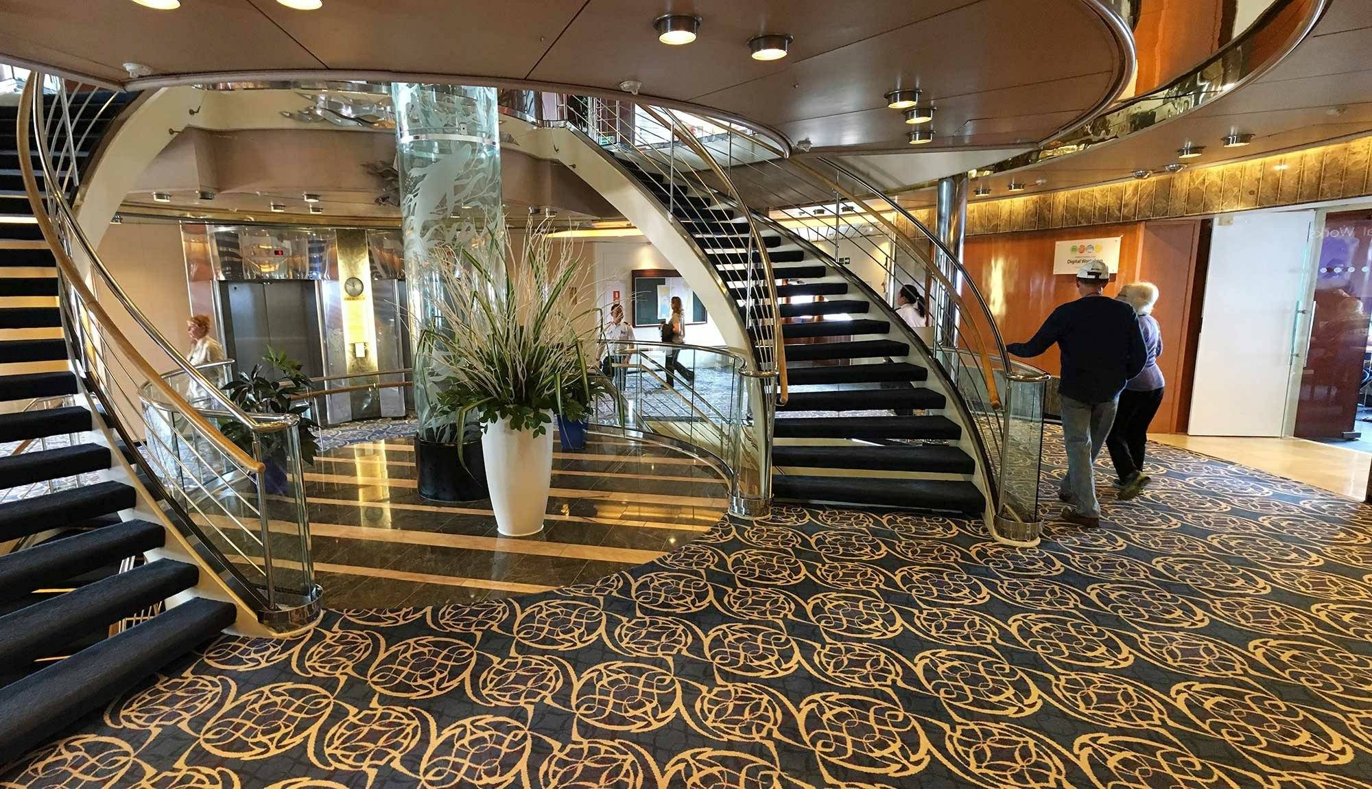 MS Amera Cruise Ship: Reviews, Images & Itineraries
